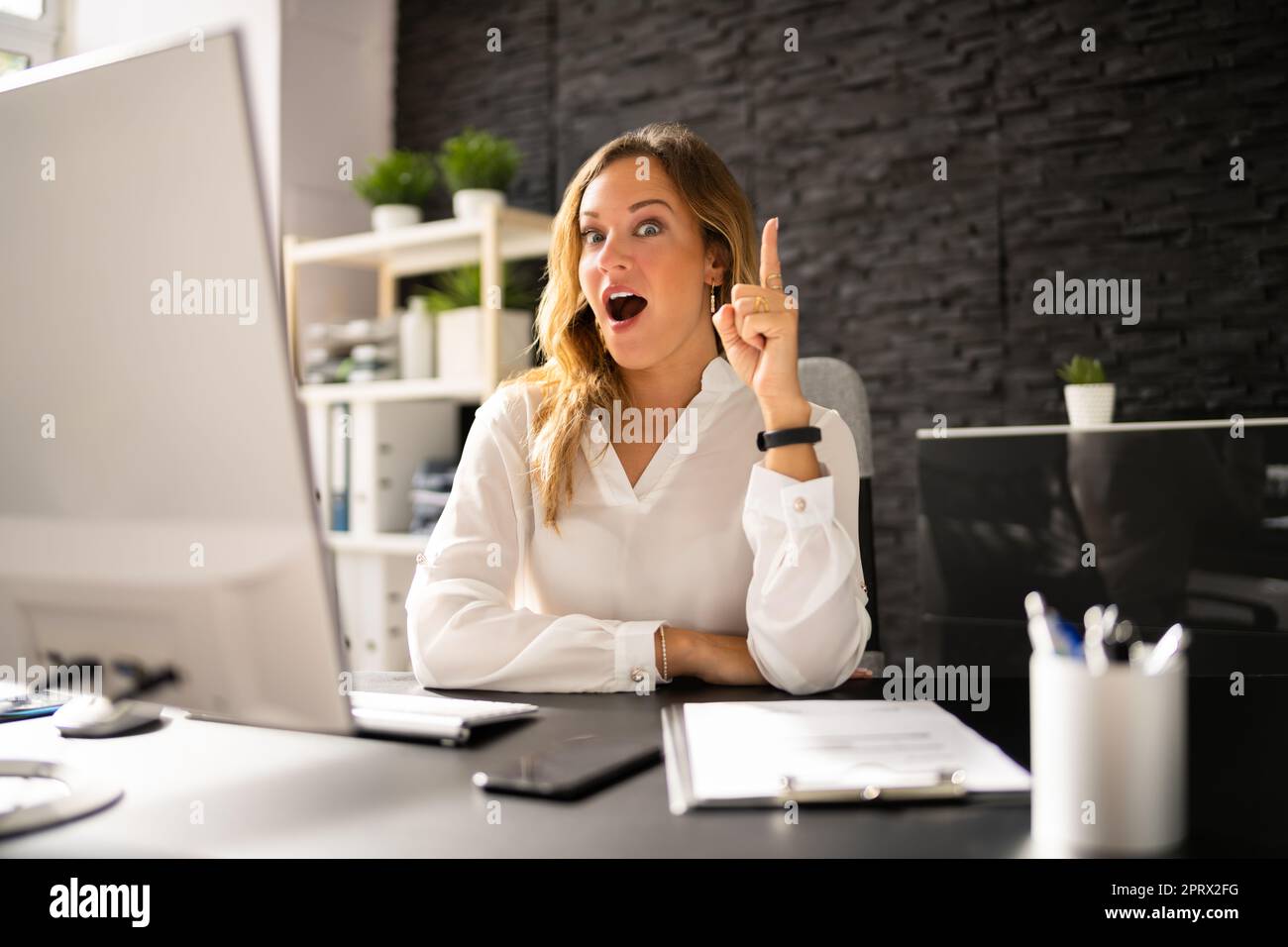 Woman work business hi-res stock photography and images - Alamy