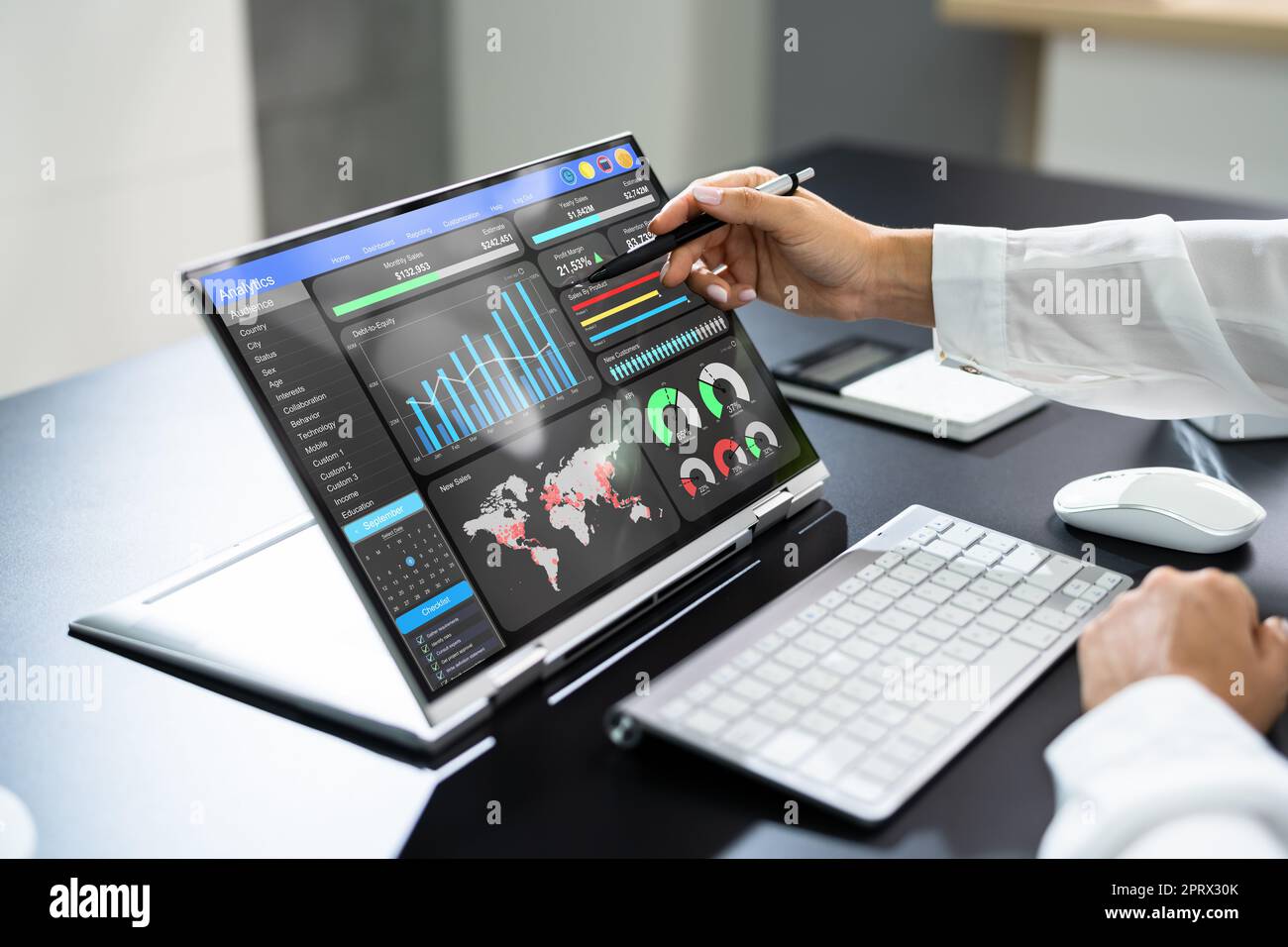 Data Analyst Using Data Analytics KPI Stock Photo - Alamy