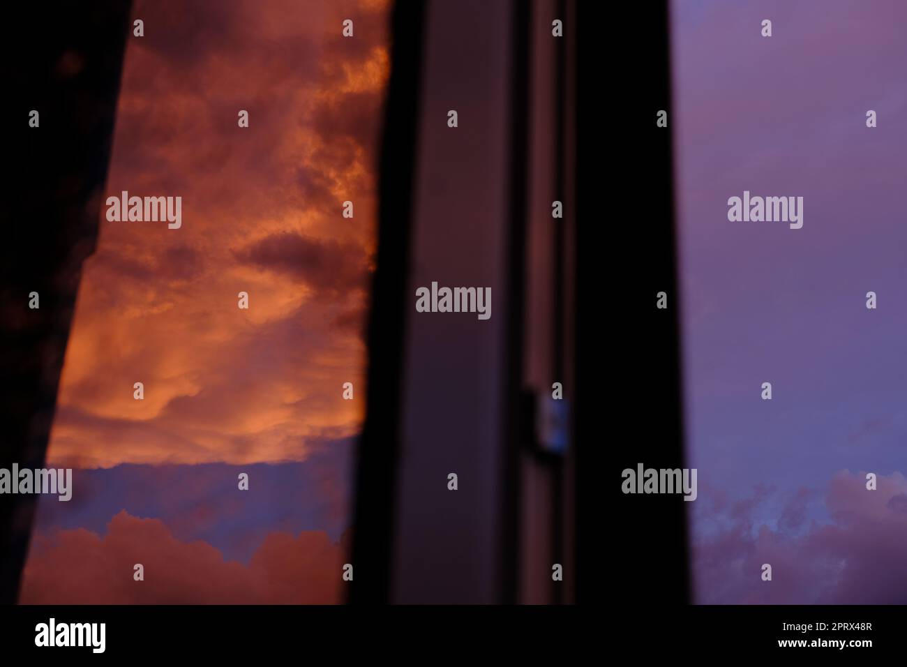 Sky pink cloud reflection clouds hi-res stock photography and images ...