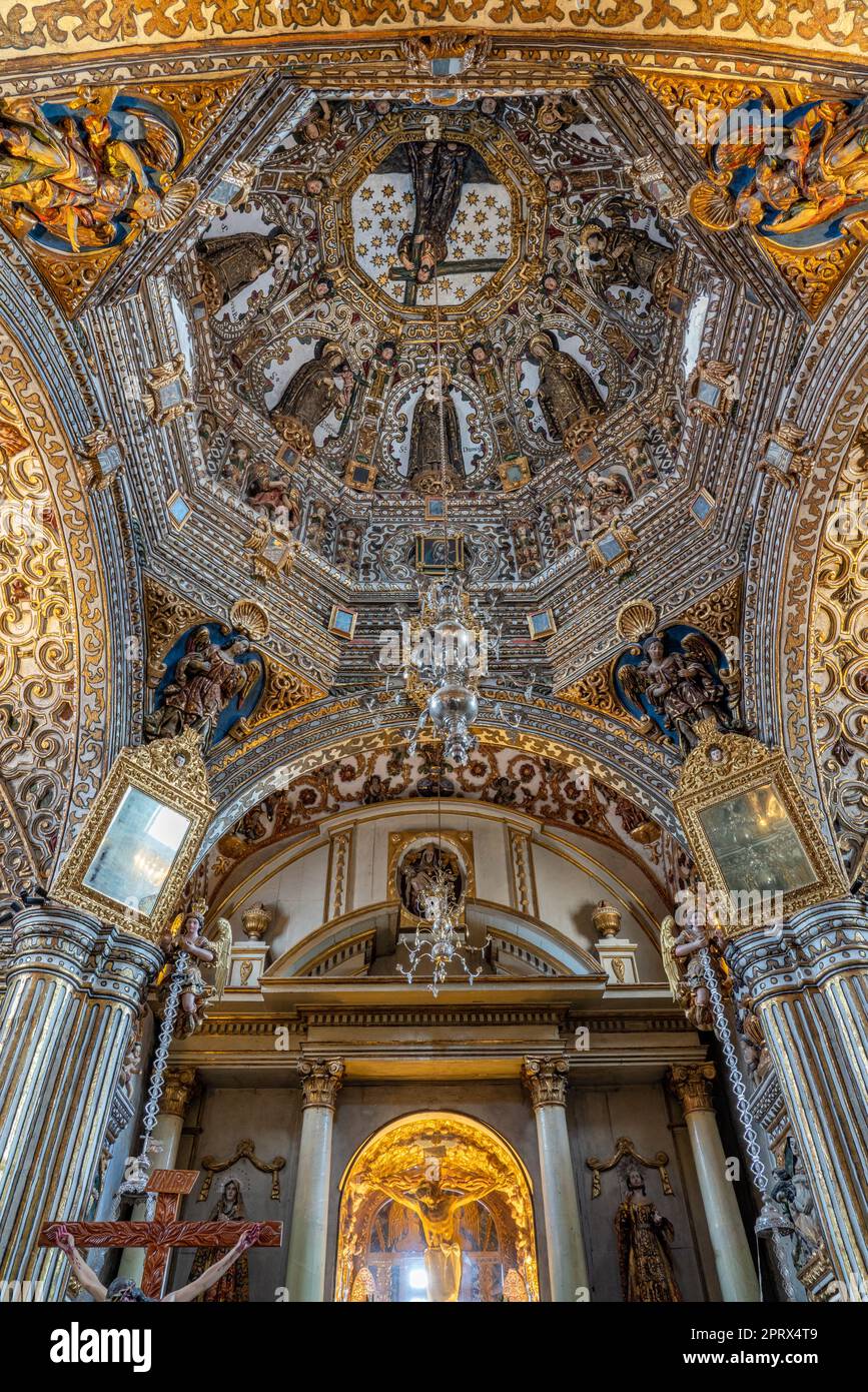 The ornate baroque Chapel of the Senor de Tlacolula, Church of the ...