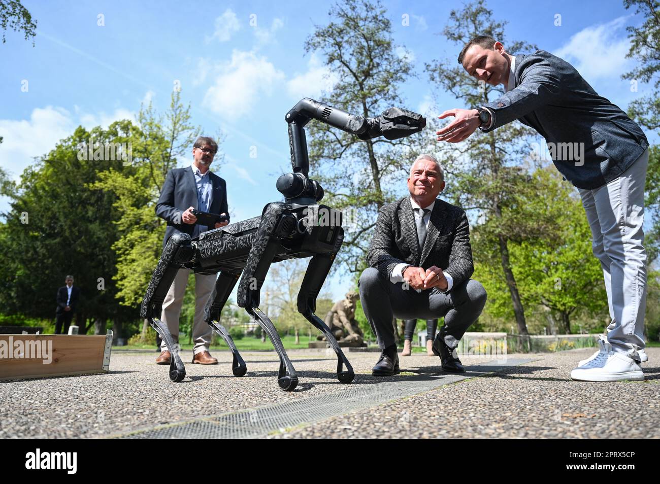 Stuttgart, Germany. 27th Apr, 2023. Thomas Strobl (CDU, rt, Minister of ...