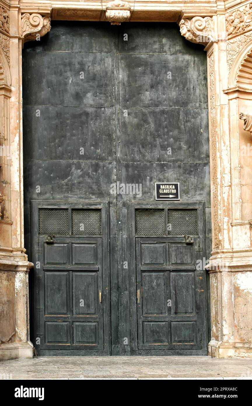 Building, detailed view of a front door or entrance door Stock Photo ...