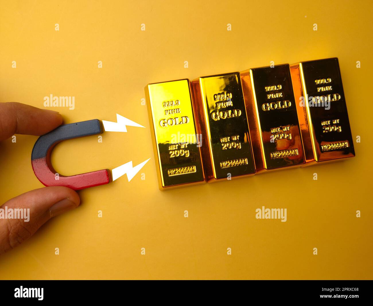 Hand bar magnet hi-res stock photography and images - Alamy