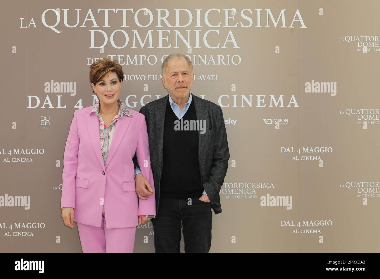 Gabriele lavia and edwige fenech hi-res stock photography and images ...