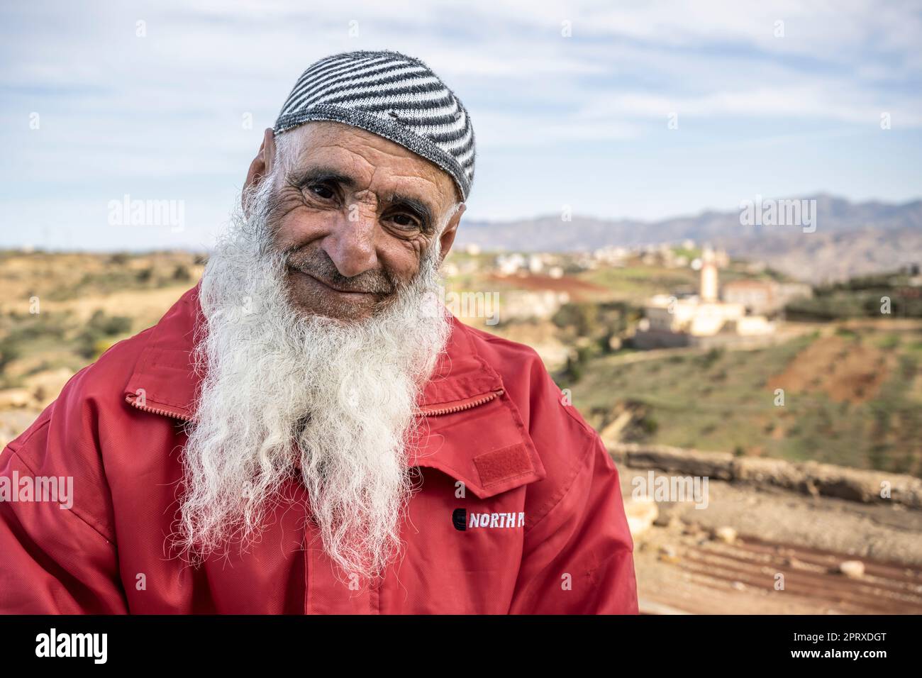 Portrait of Muslim man with long beards Stock Photo - Alamy