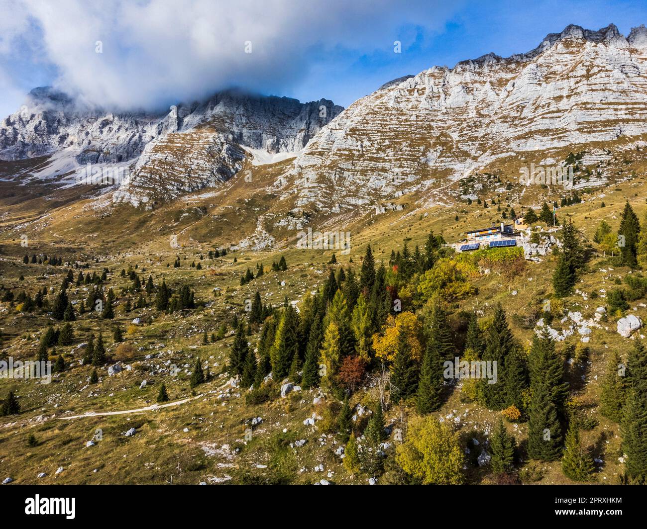 Autumn on the Montasio plateau. Crowned by mountains and colors Stock ...
