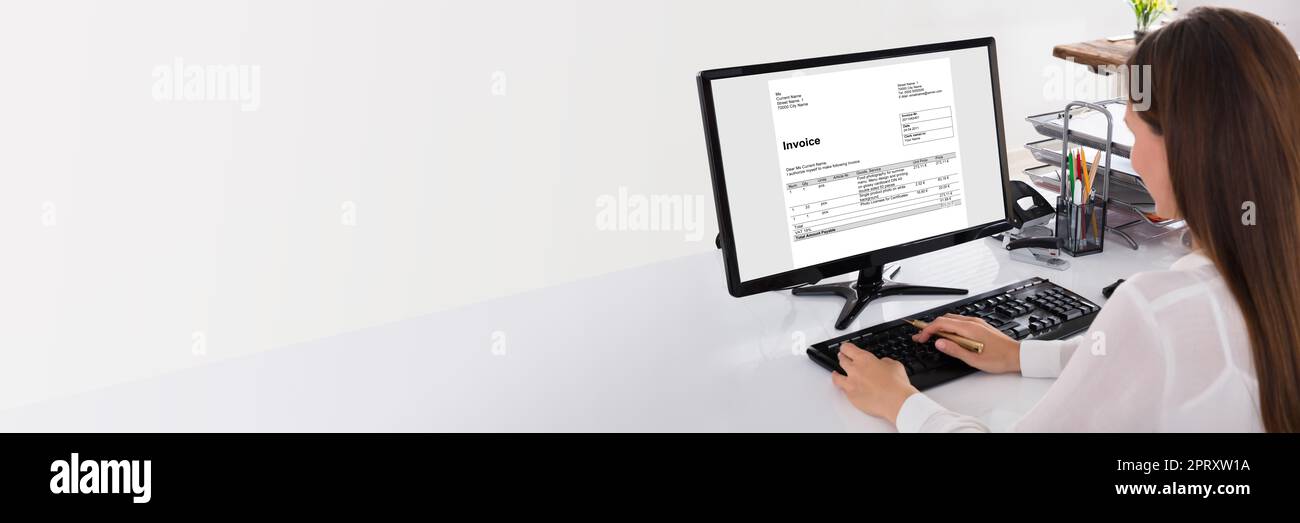 Invoice Accounting Software On Computer. Online Taxes Stock Photo - Alamy