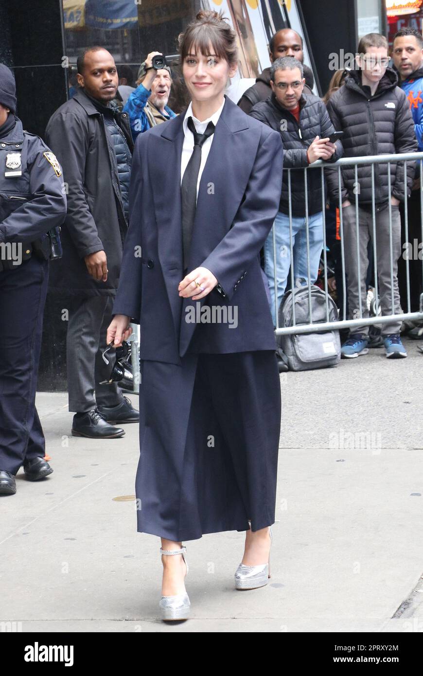 Lizzy caplan 2023 hi-res stock photography and images - Alamy