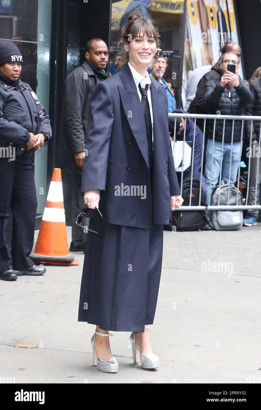 Lizzy caplan 2023 hi-res stock photography and images - Alamy