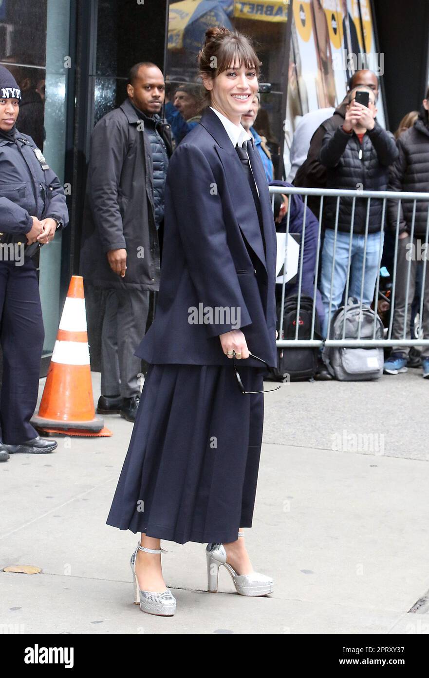 Lizzy caplan 2023 hi-res stock photography and images - Alamy