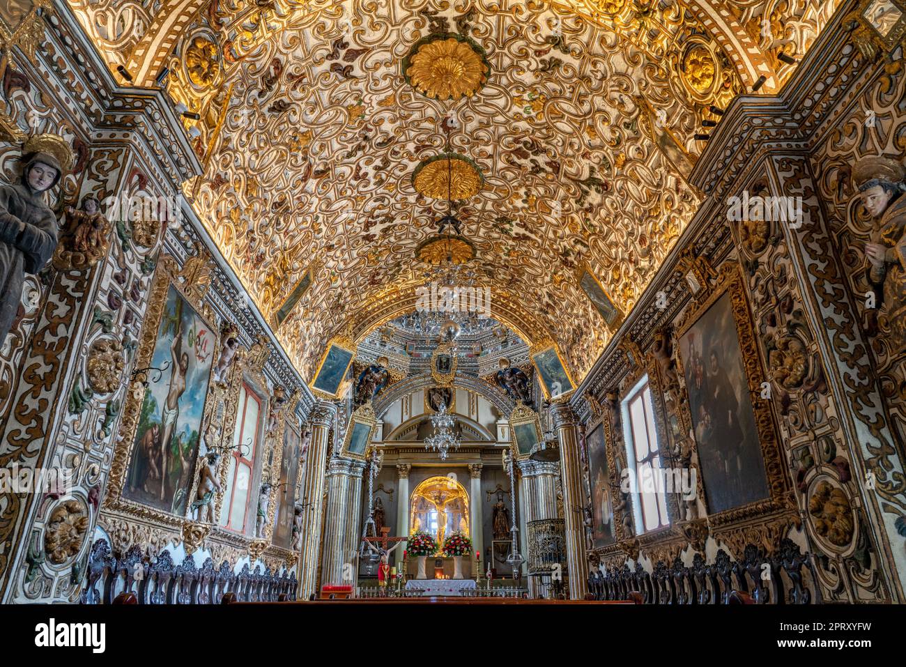 The ornate baroque Chapel of the Senor de Tlacolula, Church of the ...