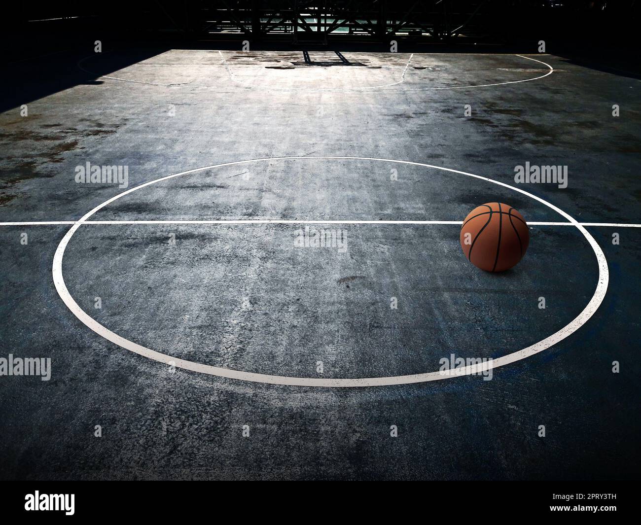 Basket field training night hi-res stock photography and images - Alamy
