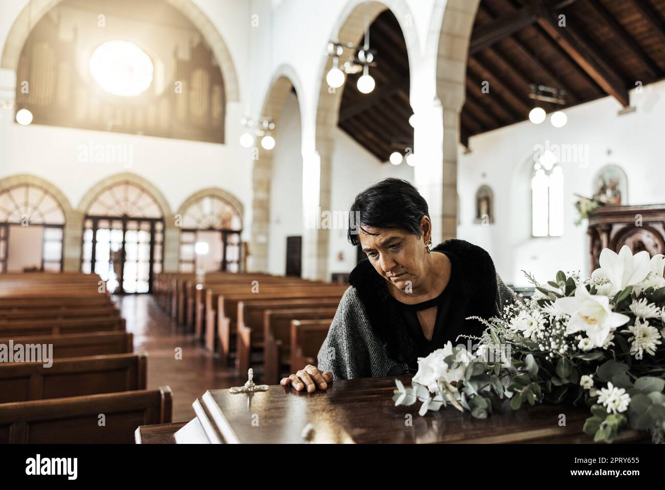 Sitting in casket hi-res stock photography and images - Alamy