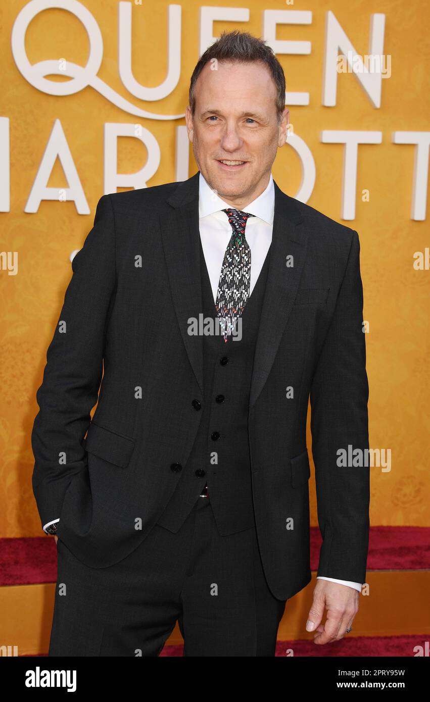 Tom verica bridgerton hi-res stock photography and images - Alamy