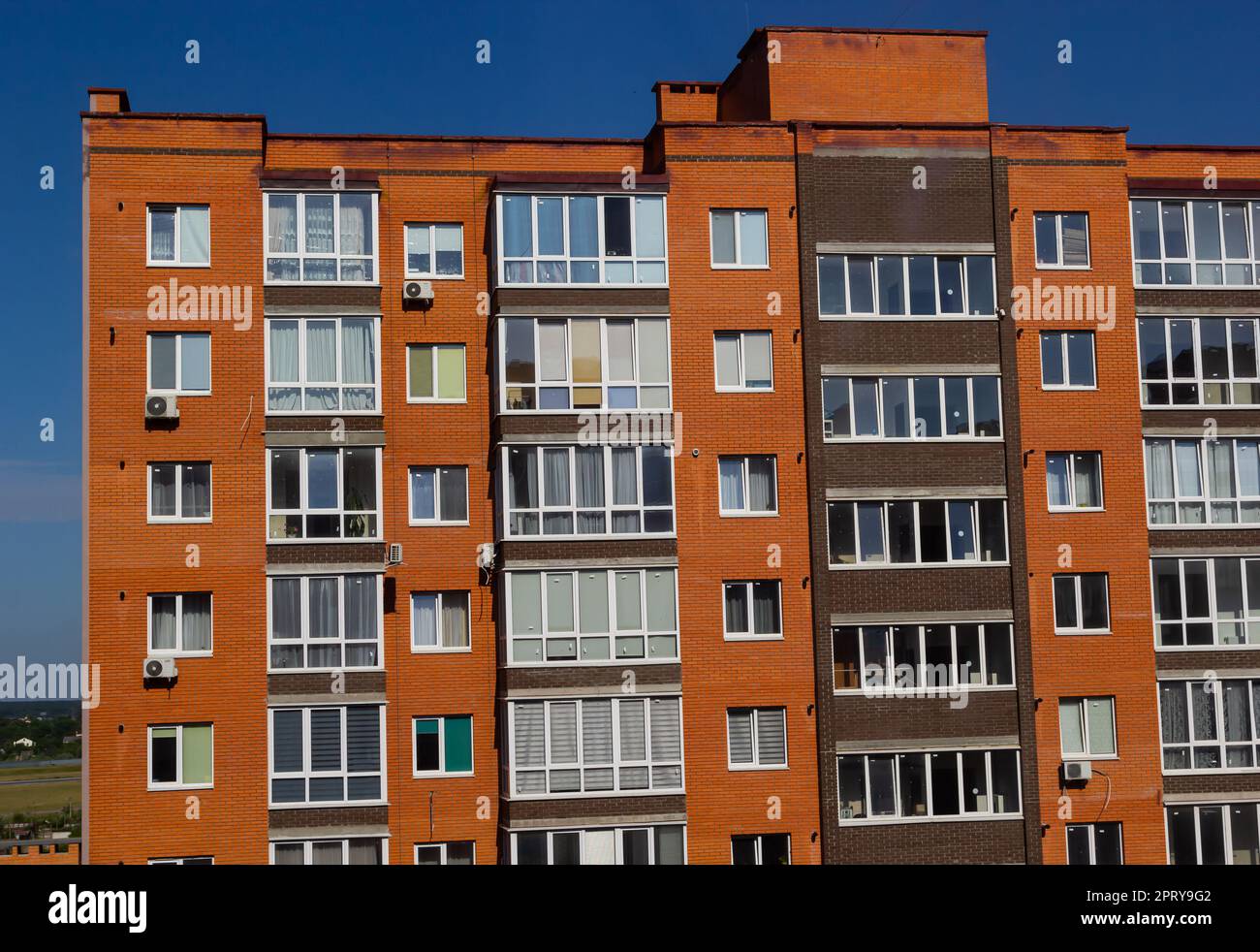 New highrise apartment complex hi-res stock photography and images - Alamy