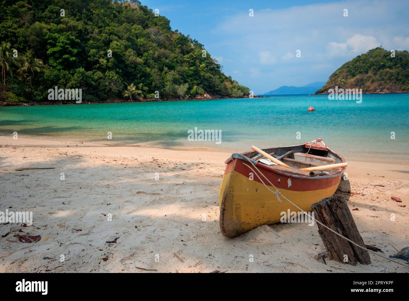 Orange canoe hi-res stock photography and images - Alamy