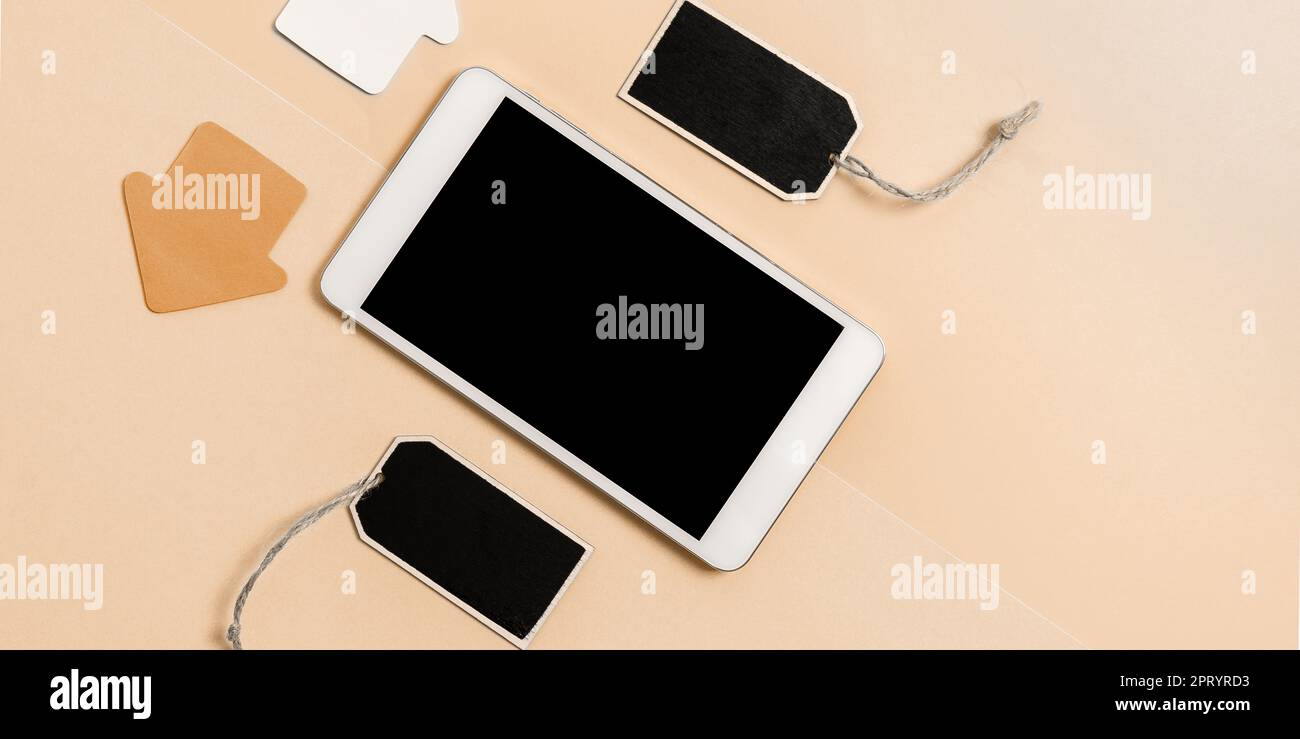 Mobile Phone Screen With Important Message On Desk Stock Photo - Alamy