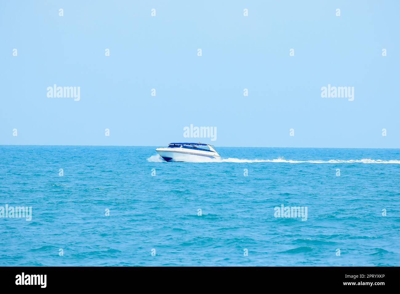 Speed boat in the sea hi-res stock photography and images - Alamy