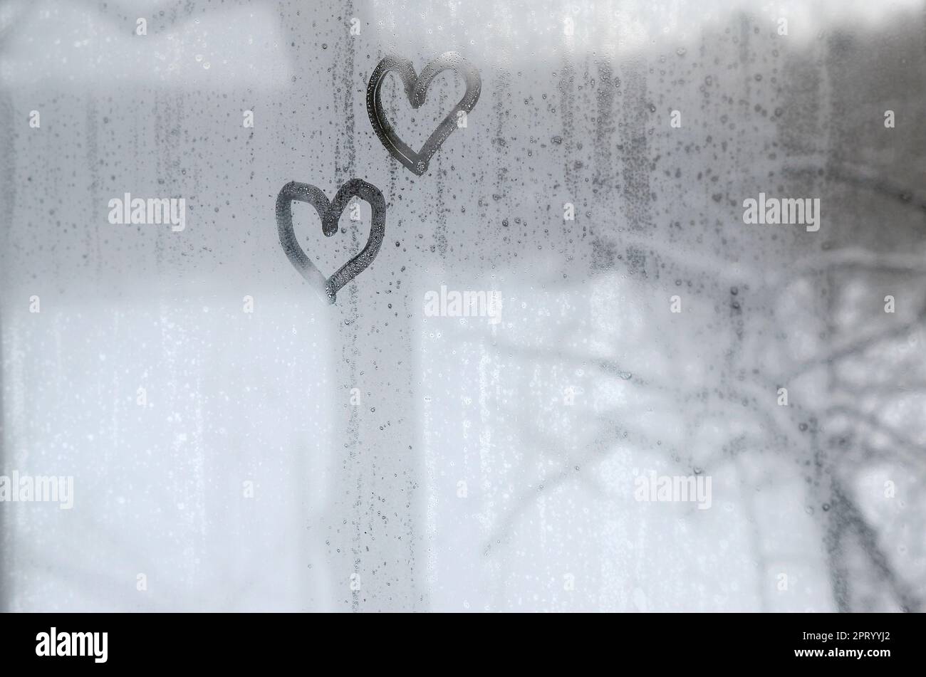Hearts drawn on window hi-res stock photography and images - Alamy