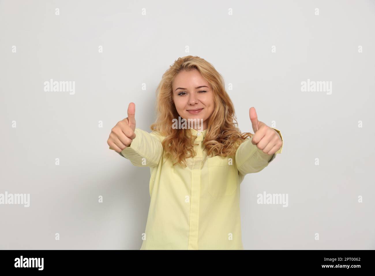 Thumbs up reaction hi-res stock photography and images - Alamy