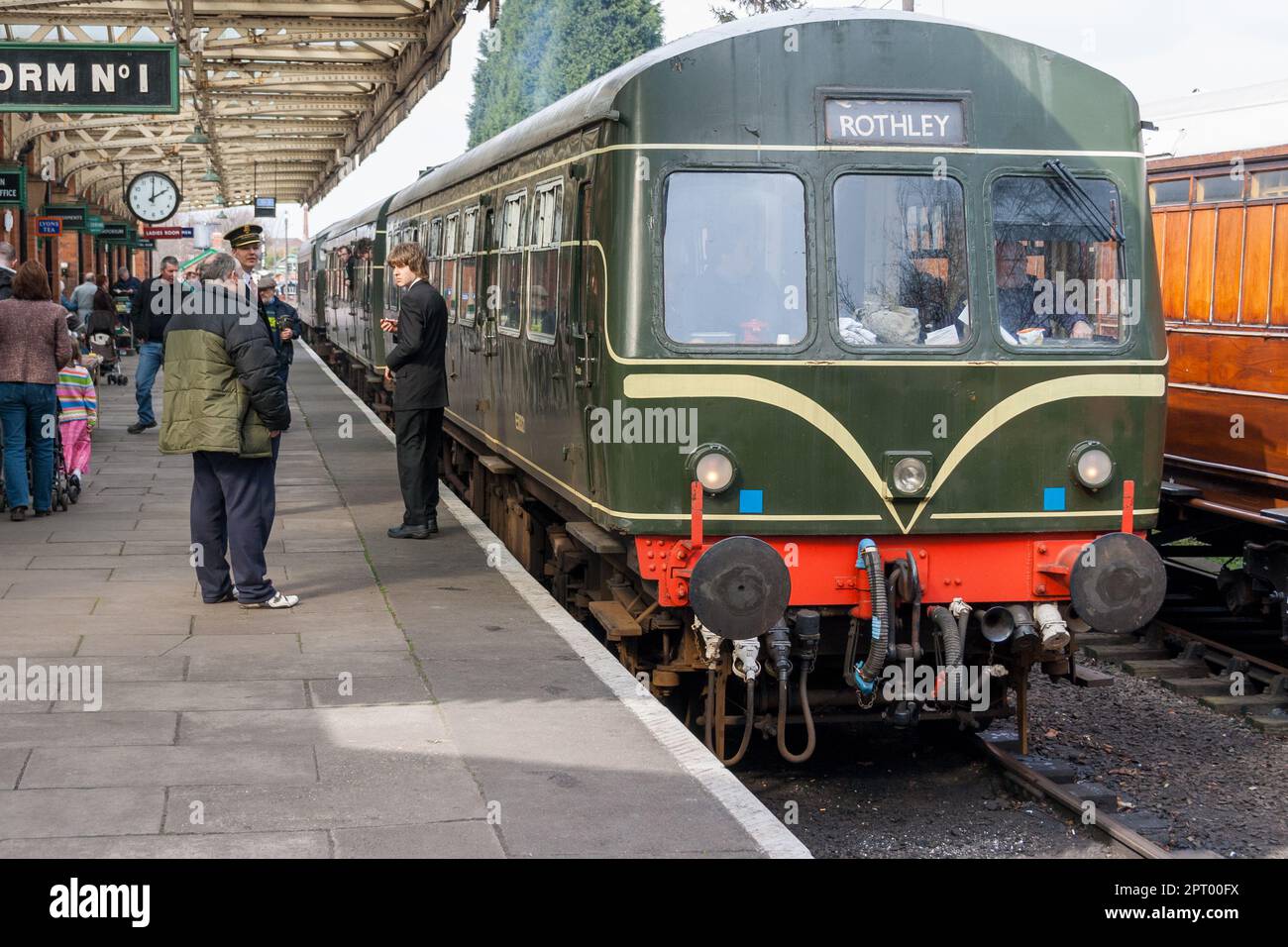 A diesel railcar on the Great Central Railway Stock Photo - Alamy