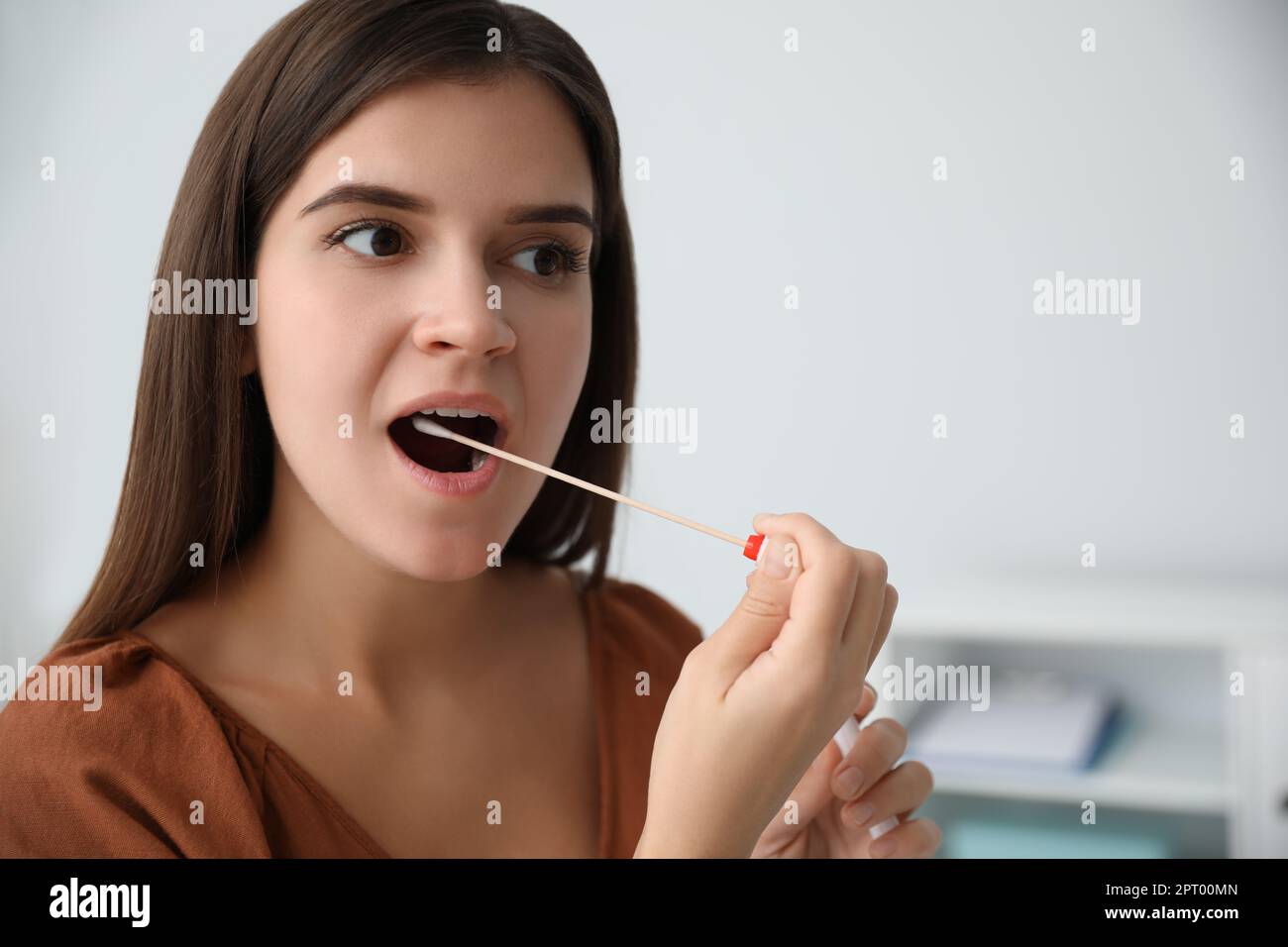 Dna woman test swab hi-res stock photography and images - Alamy Dna woman test swab hi-res stock photography and images - Alamy