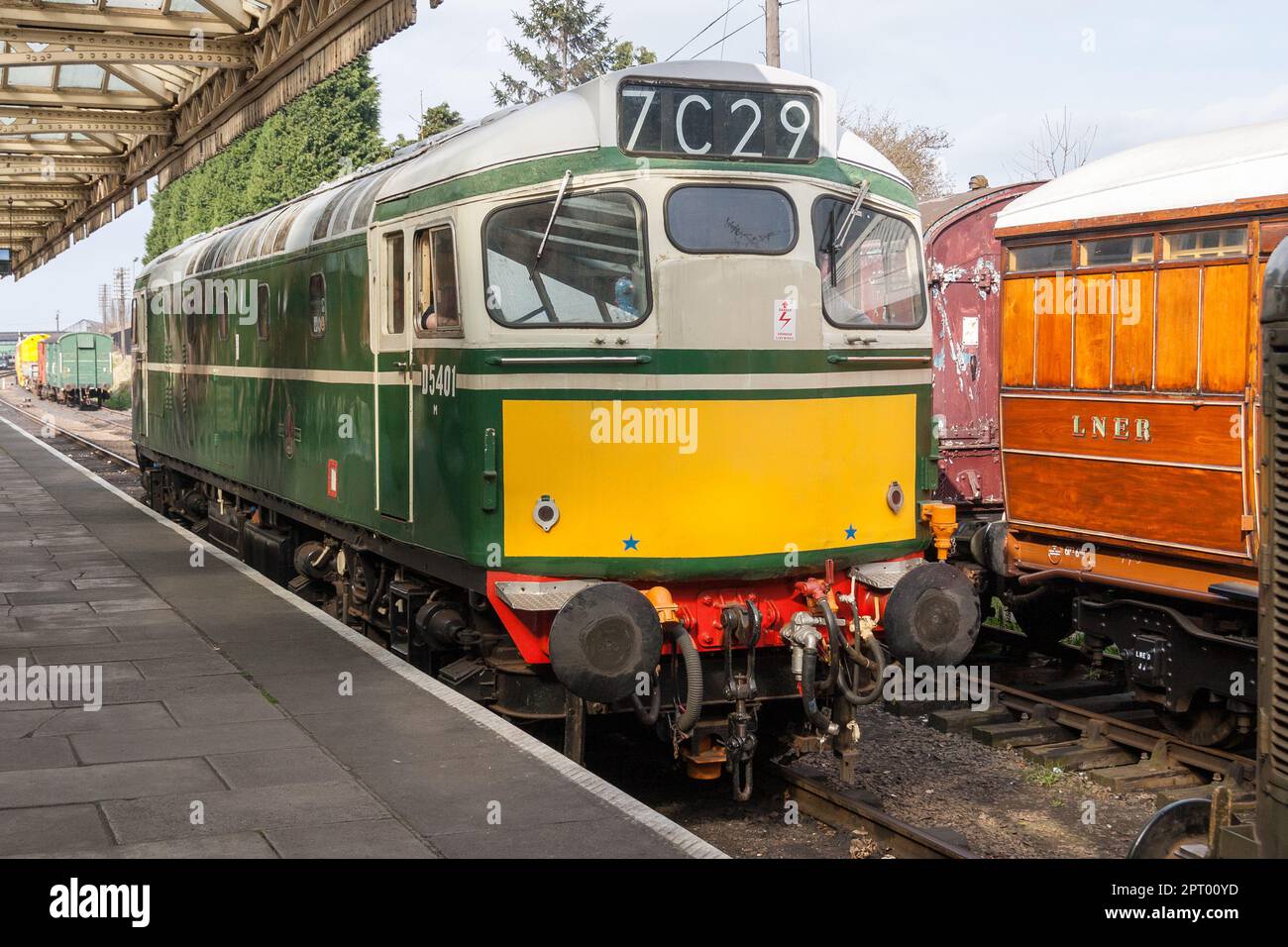 Class 27 locomotive hi-res stock photography and images - Alamy