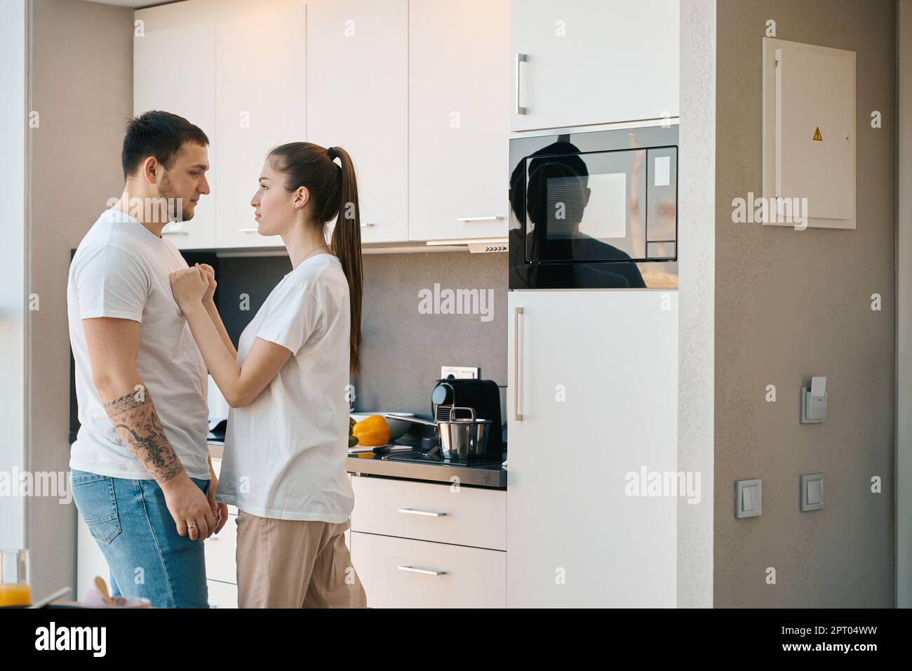 Husband wife looks out hi-res stock photography and images - Alamy