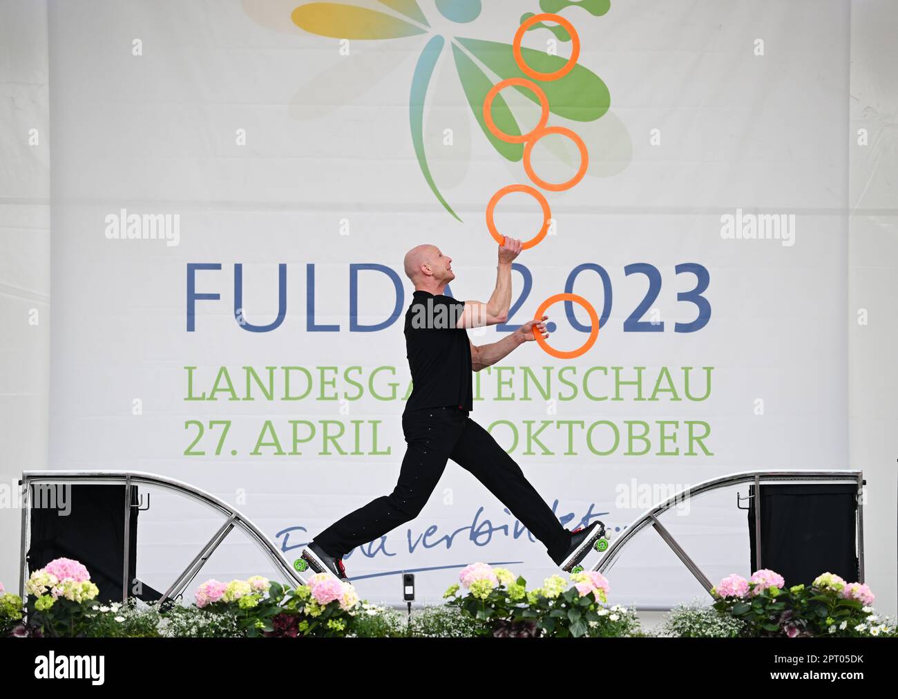 Fulda, Germany. 27th Apr, 2023. Roller skating acrobat "TJ Wheels ...