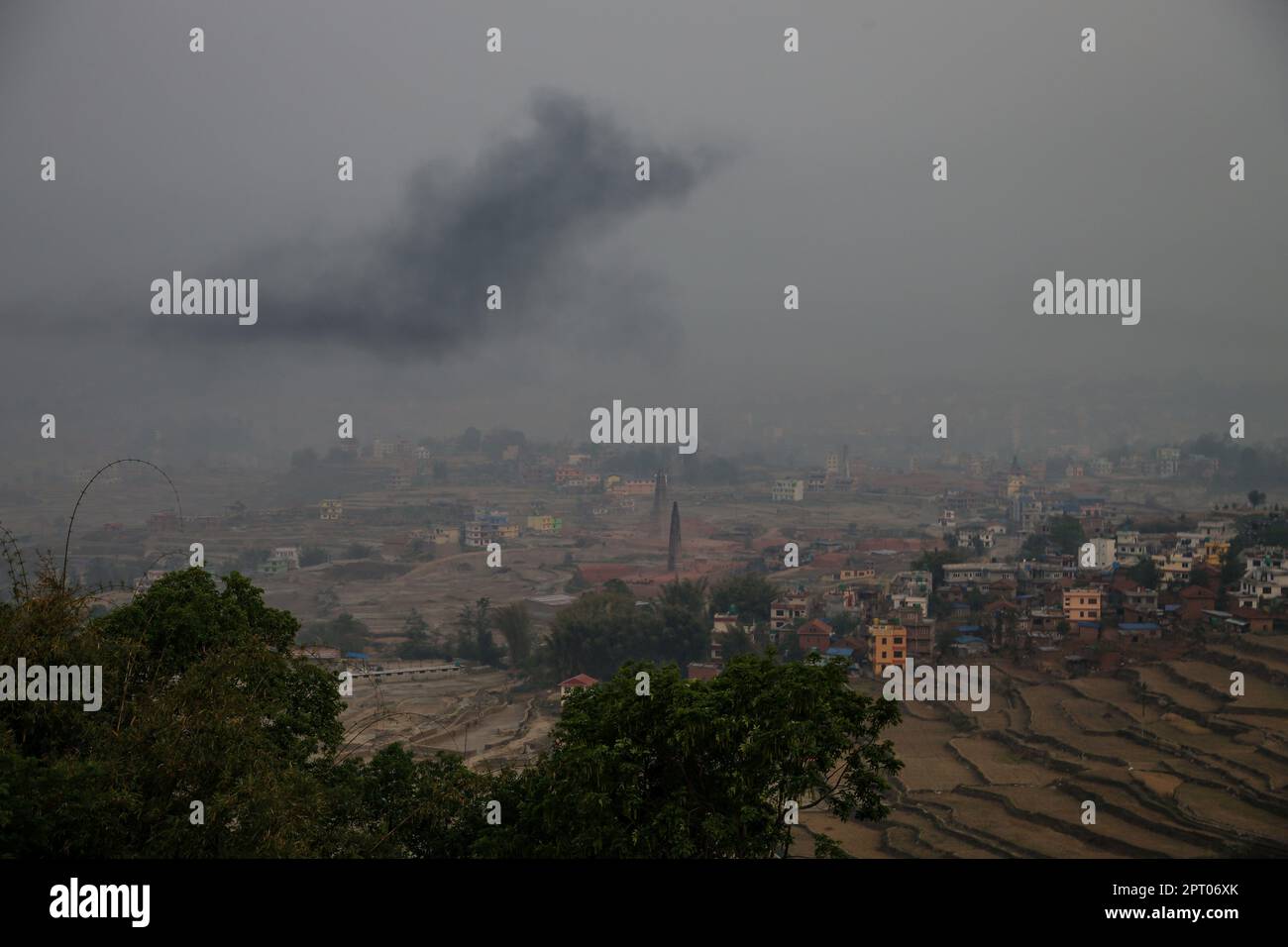 Bhaktapur, Bagmati, Nepal. 27th Apr, 2023. Smoke billowing from a brick ...