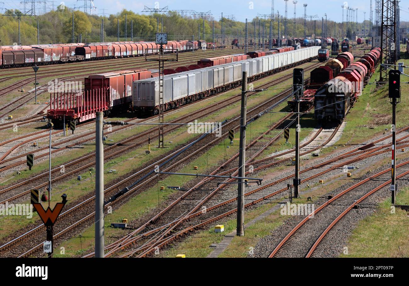 Rostock, Germany. 27th Apr, 2023. The Rostock Seaport marshalling yard ...