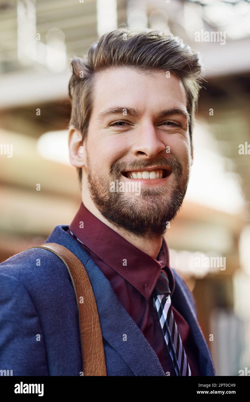 Eye catching businessman hi-res stock photography and images - Alamy