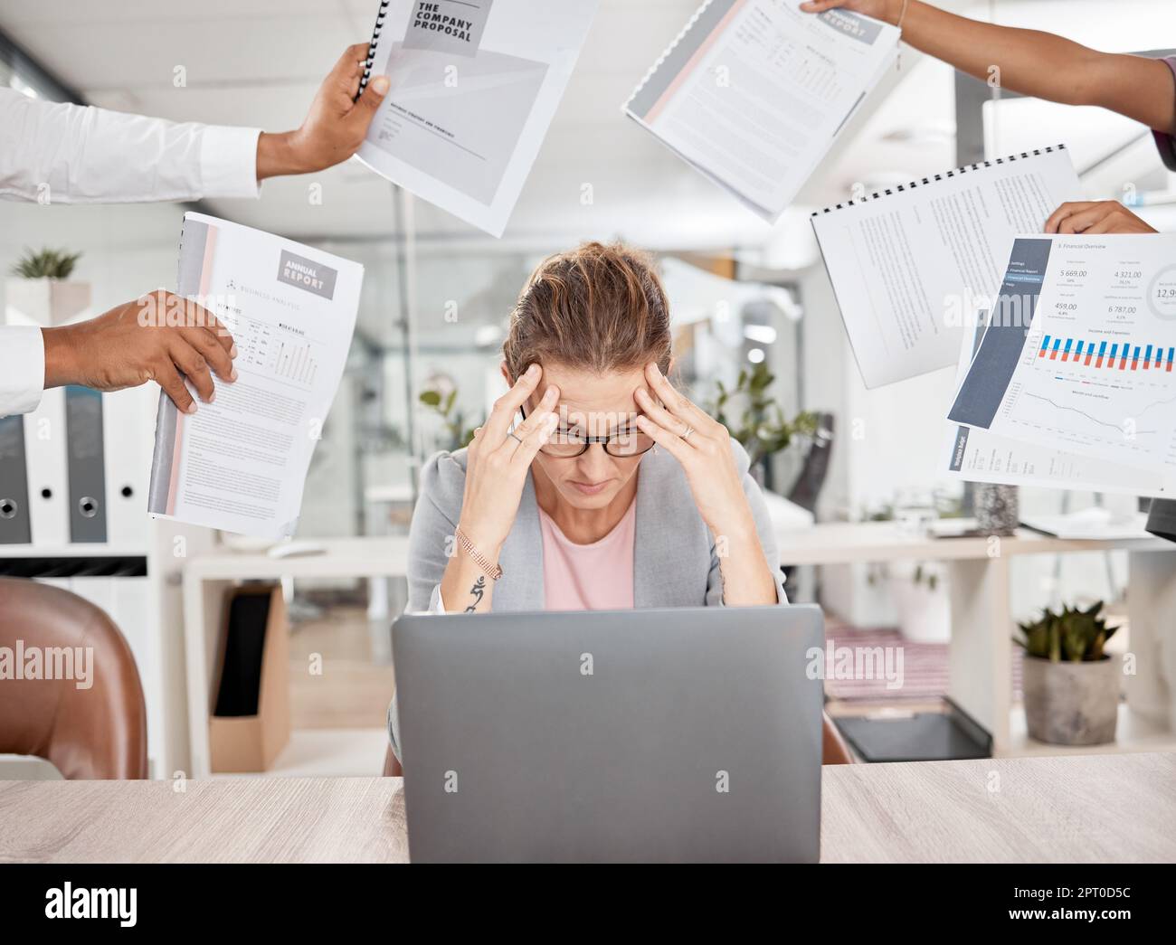 Multitasking woman stress hi-res stock photography and images - Alamy