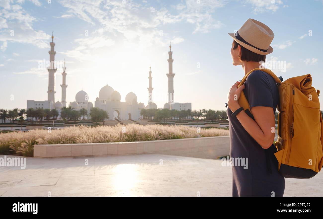 travel to the United Arab Emirates, Happy young asian female traveler ...