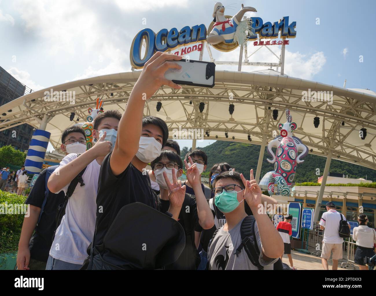 People visit Ocean Park on public holiday. 04OCT22 SCMP / Sam Tsang ...