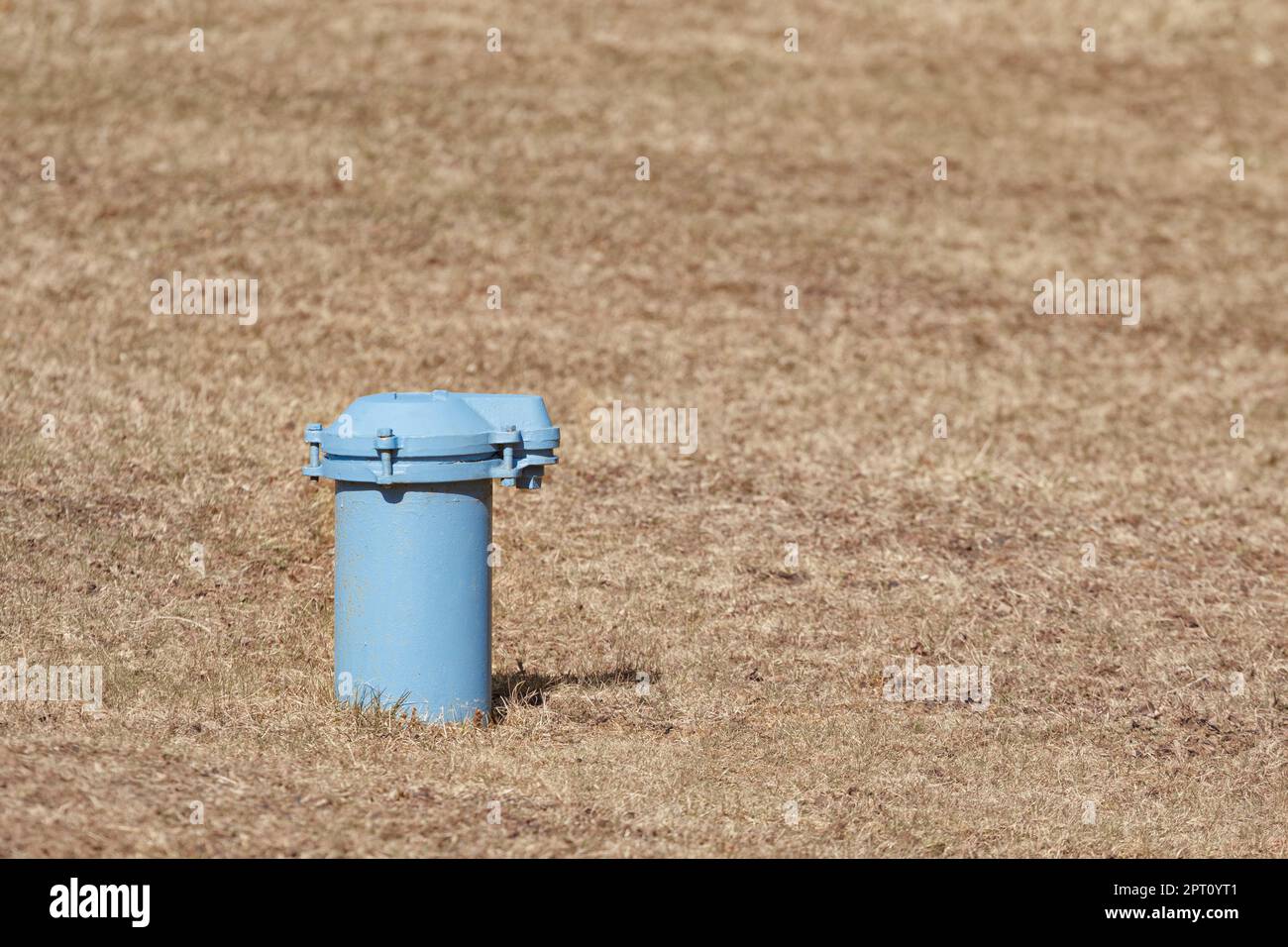 Dug well hi-res stock photography and images - Alamy