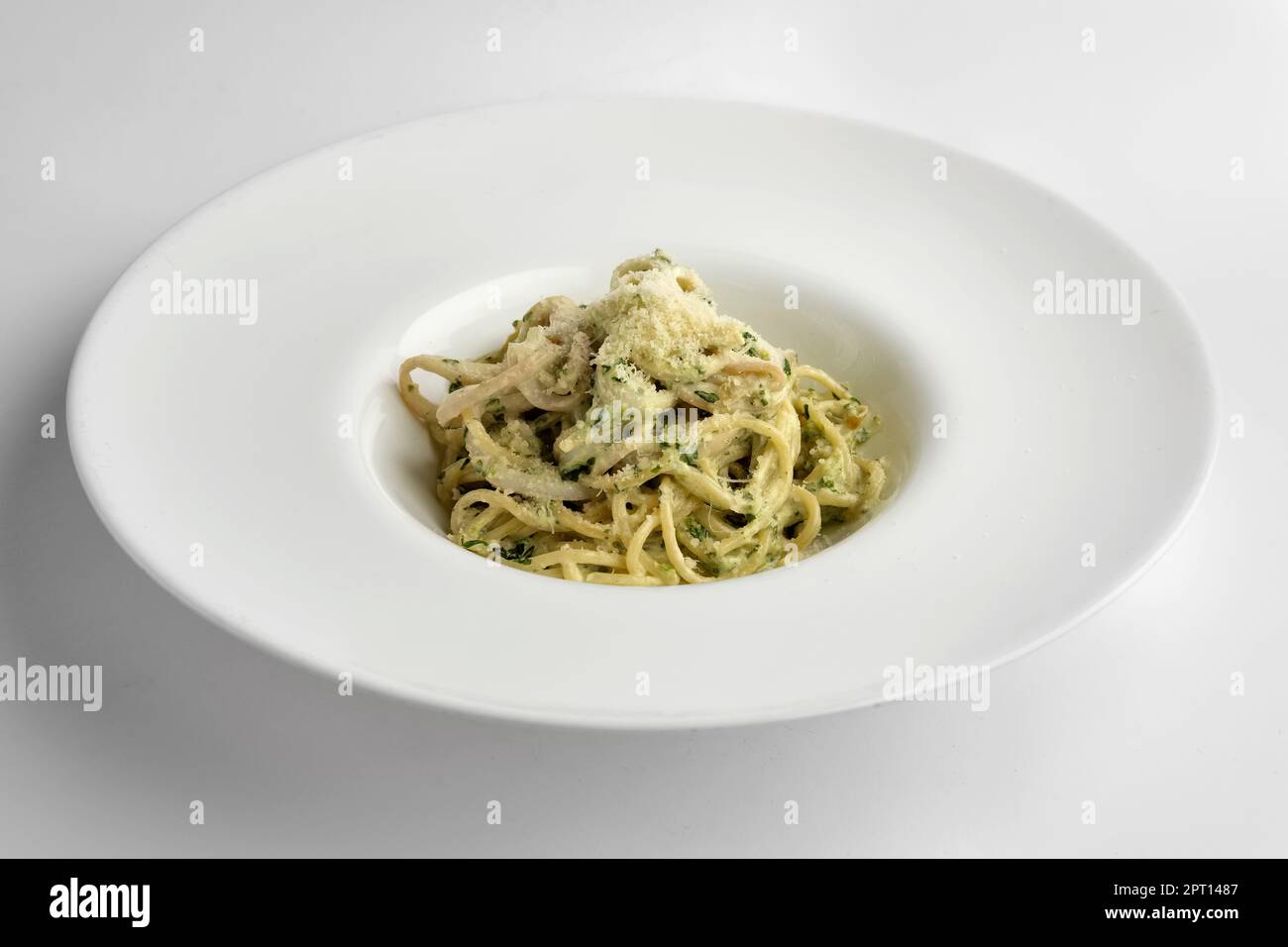 Plate of spaghetti with cheese Stock Photo - Alamy