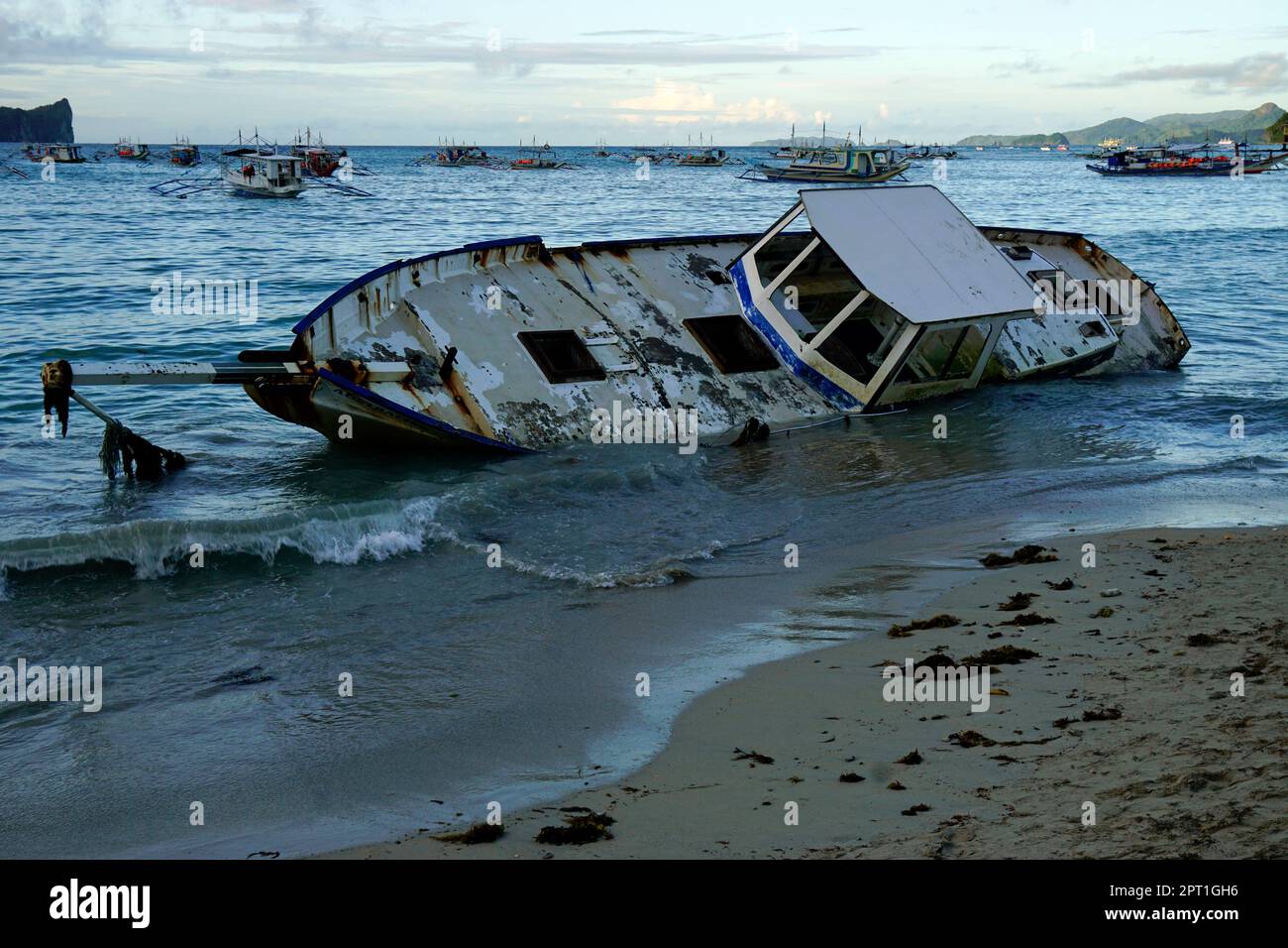scenic ship wreck at the beach of el nido on palawan island Stock Photo ...
