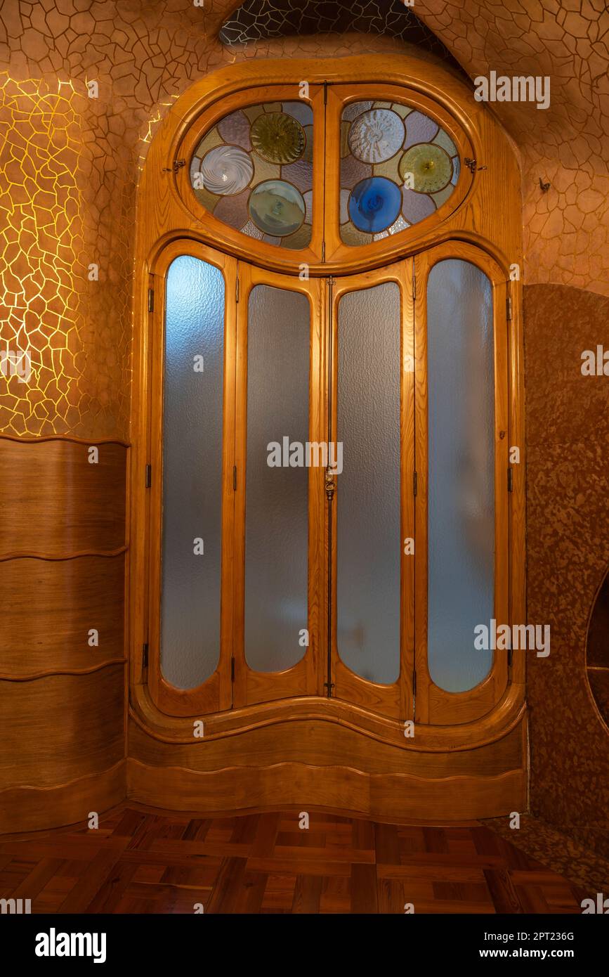 Window of the fireplace room on the noble floor of Casa Batlló with ...