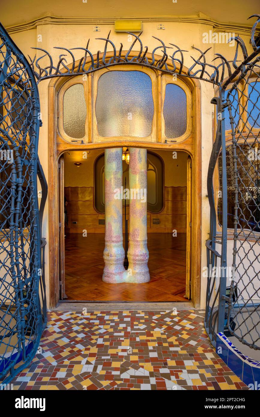 Columns in the dining room of Casa Batlló with colorful trencadis ...