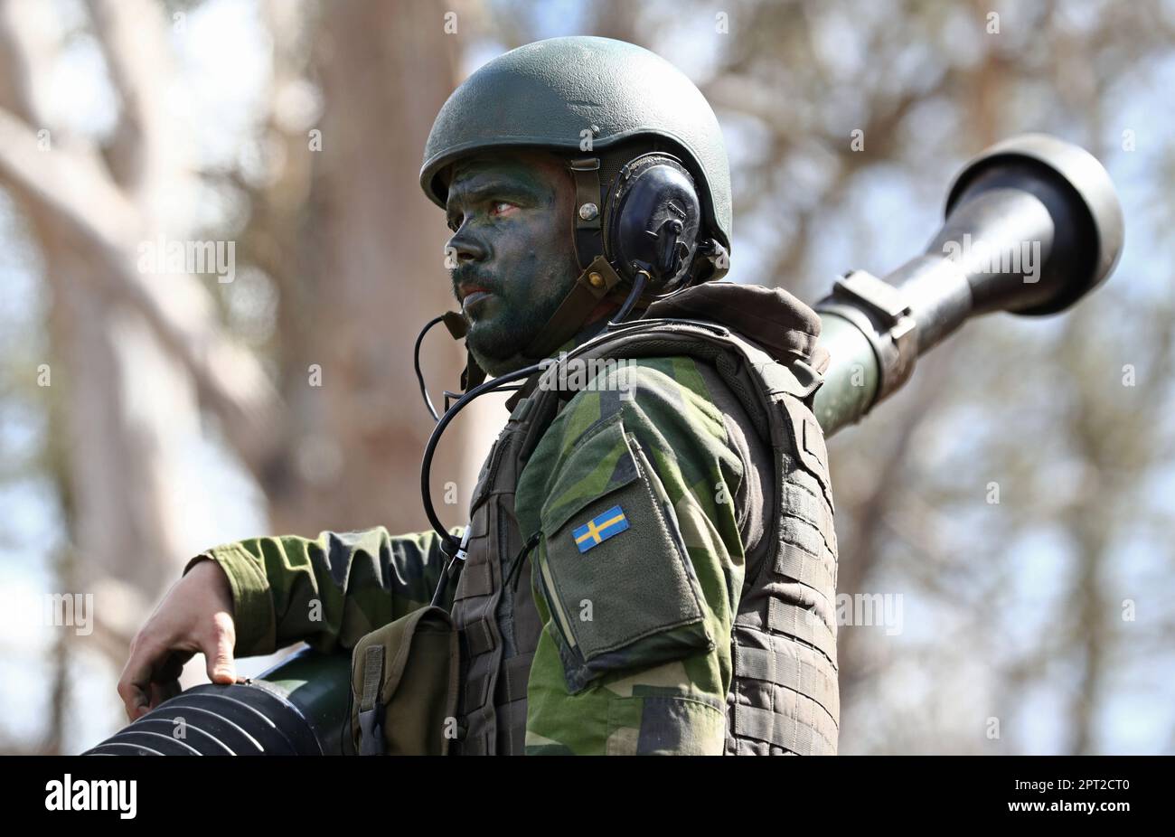 Swedish soldiers on Combat Vehicle 90 (CV90), In Swedish: Stridsfordon ...