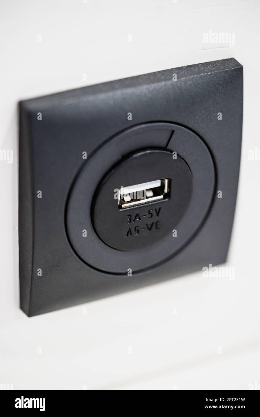 Charging block hi-res stock photography and images - Alamy