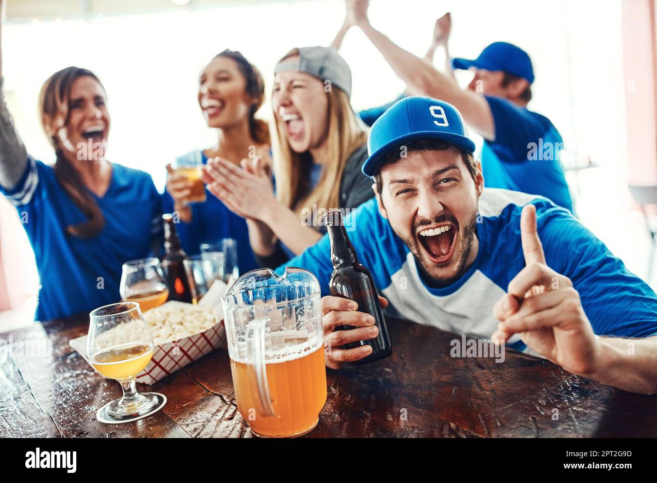Adult group friends separate hi-res stock photography and images - Alamy