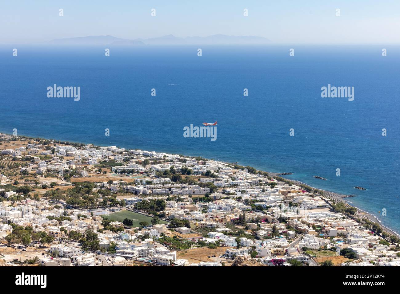 Aerial view of the town of Kamari, Santorini, Greece Stock Photo - Alamy