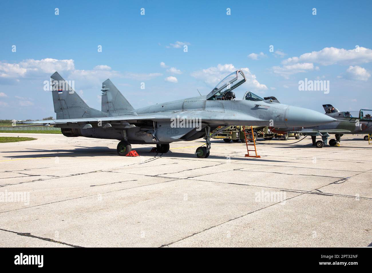 Mig 29b hi-res stock photography and images - Alamy