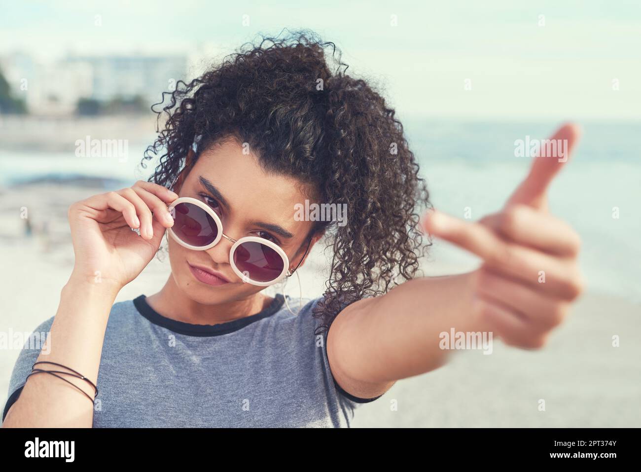 Throw shade hi-res stock photography and images - Alamy