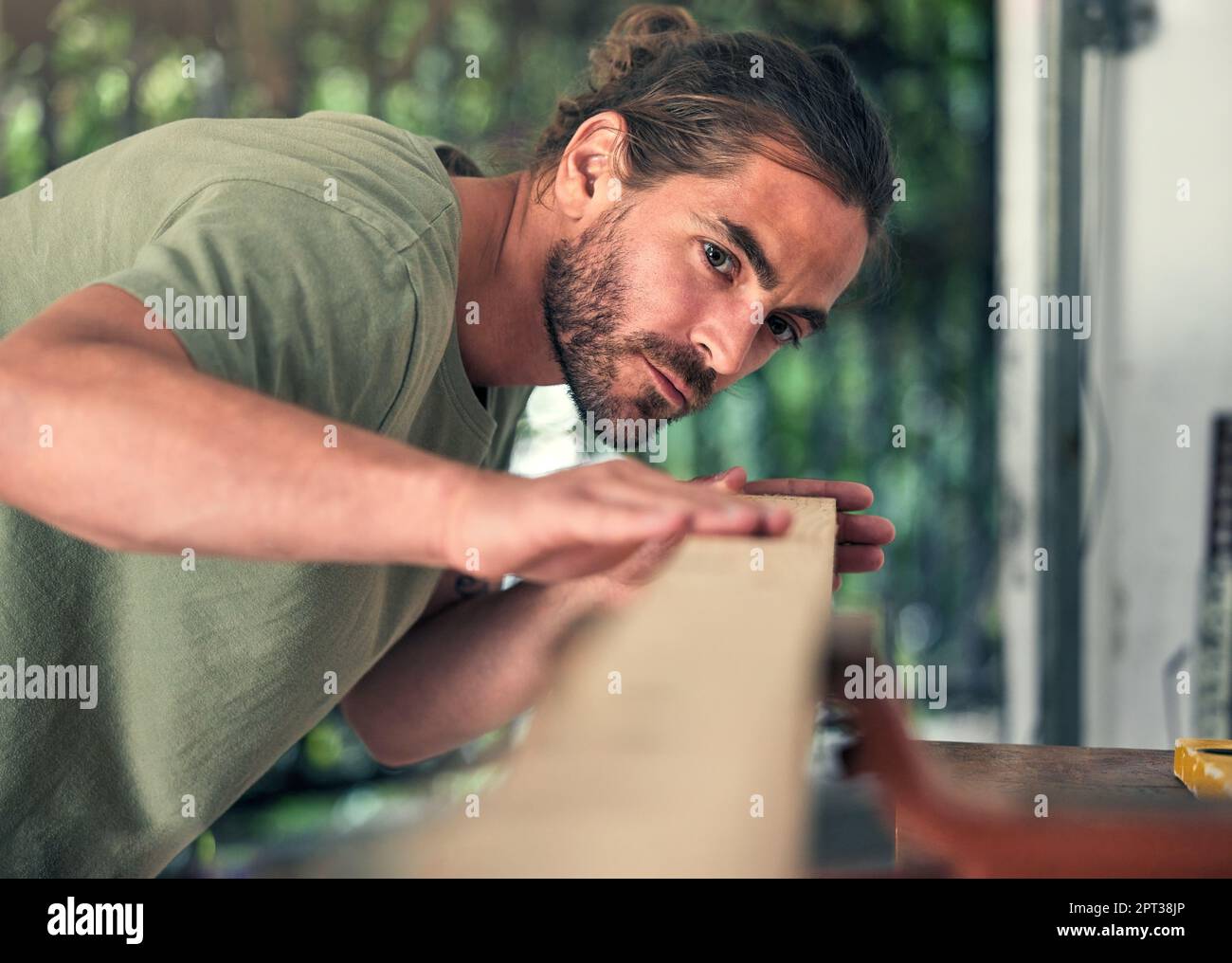 Lumber worker hi-res stock photography and images - Alamy