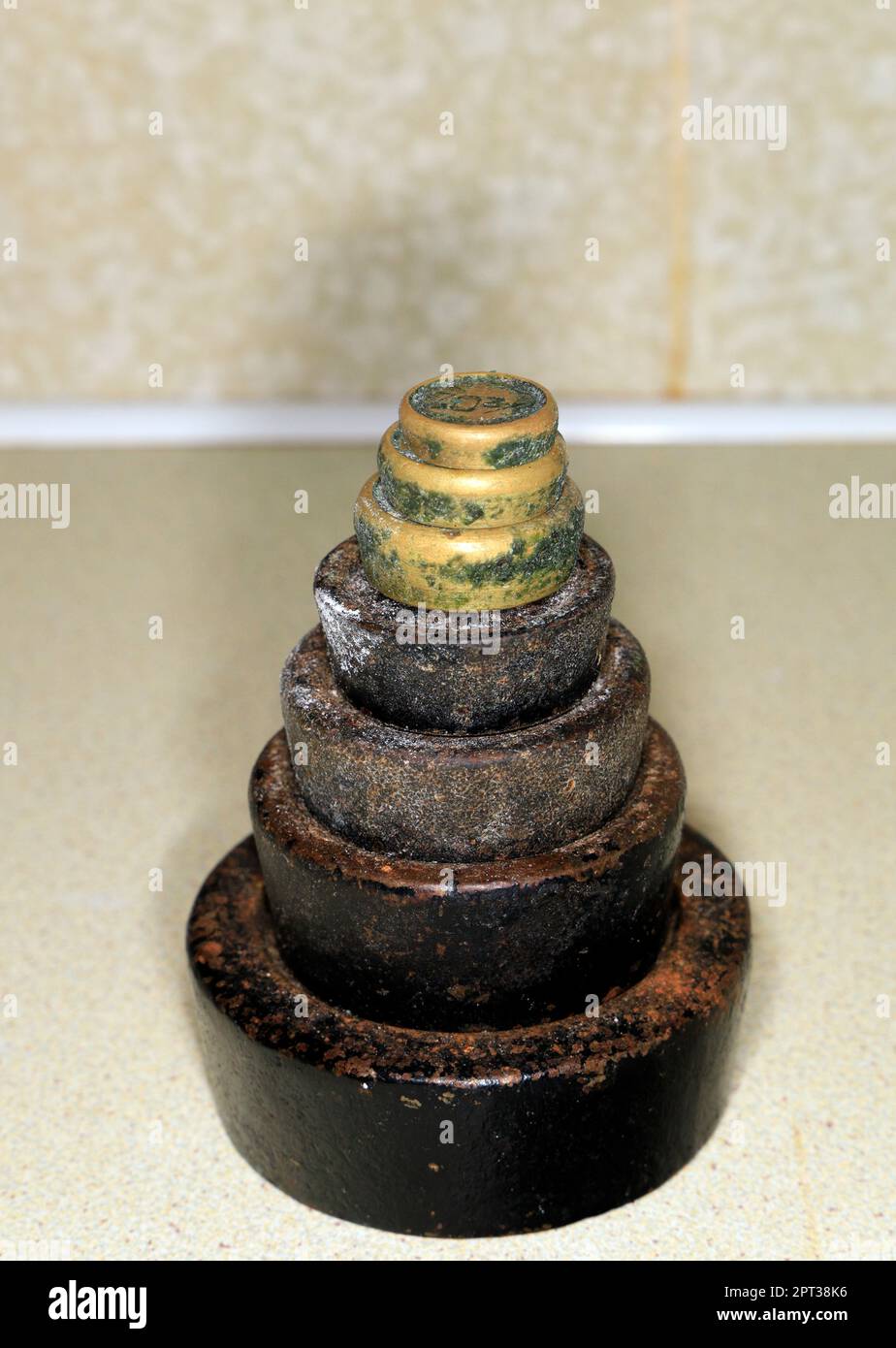 Weighing hi-res stock photography and images - Alamy