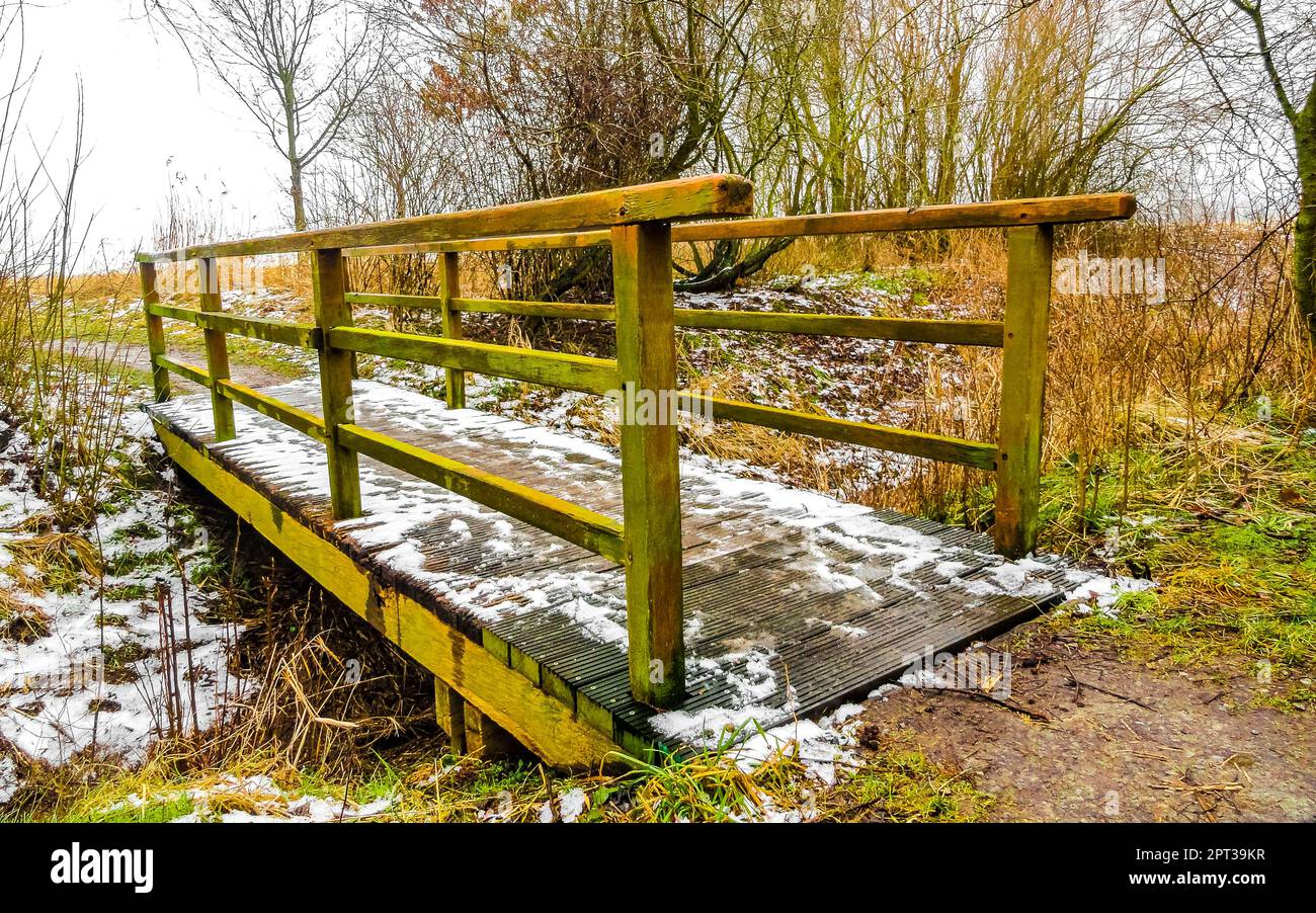 Wooden snow bridges hi-res stock photography and images - Alamy