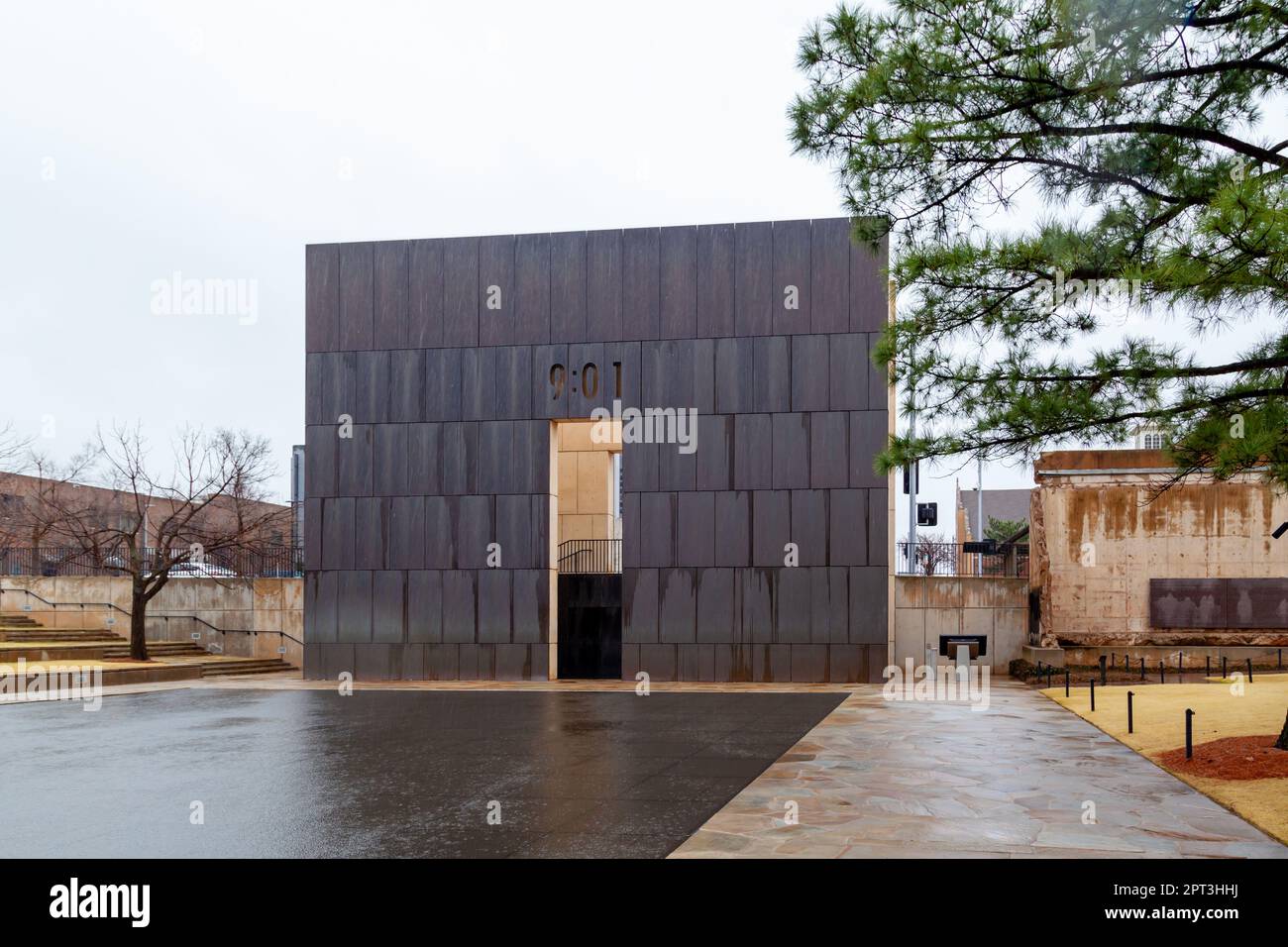 Oklahoma city national memorial and museum hi-res stock photography and ...